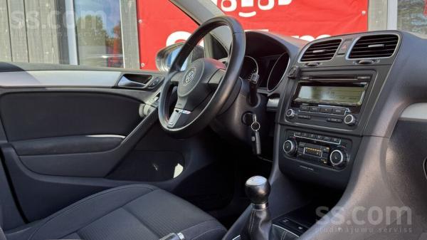 Black Volkswagen Golf 2010 in Riga, with an engine capacity of 1.60 L and mileage of 342 thousand km for 3200 €, photo 8 on AUTOMOTO.COM.LV