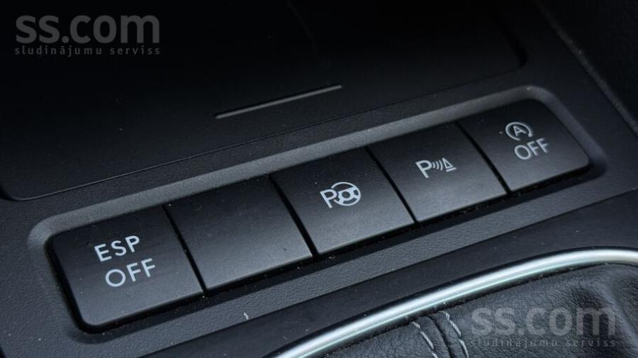 Melns Volkswagen Golf 2010 Rīga, ar dzinēja tilpumu 1.60 L un nobraukumu 342 tūkst. km par 3200 €, foto 15 vietnē AUTOMOTO.COM.LV