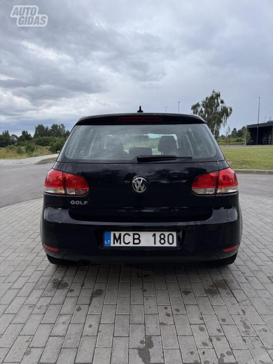 Melns Volkswagen Golf 2010 Viļņa, ar dzinēja tilpumu 1.60 L un nobraukumu 340 tūkst. km par 2500 €, foto 7 vietnē AUTOMOTO.COM.LV
