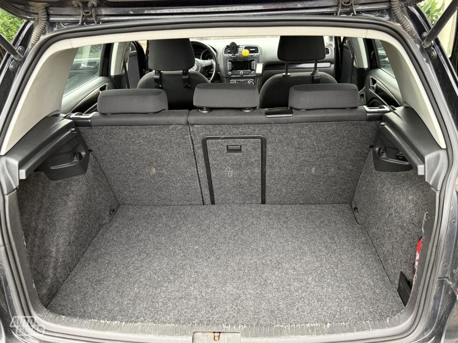 Melns Volkswagen Golf 2010 Viļņa, ar dzinēja tilpumu 1.60 L un nobraukumu 340 tūkst. km par 2500 €, foto 21 vietnē AUTOMOTO.COM.LV