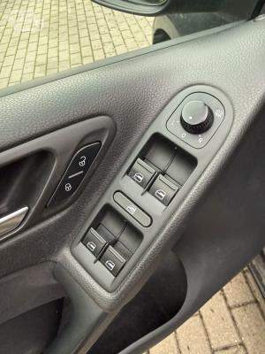 Melns Volkswagen Golf 2010 Viļņa, ar dzinēja tilpumu 1.60 L un nobraukumu 340 tūkst. km par 2500 €, foto 28 vietnē AUTOMOTO.COM.LV