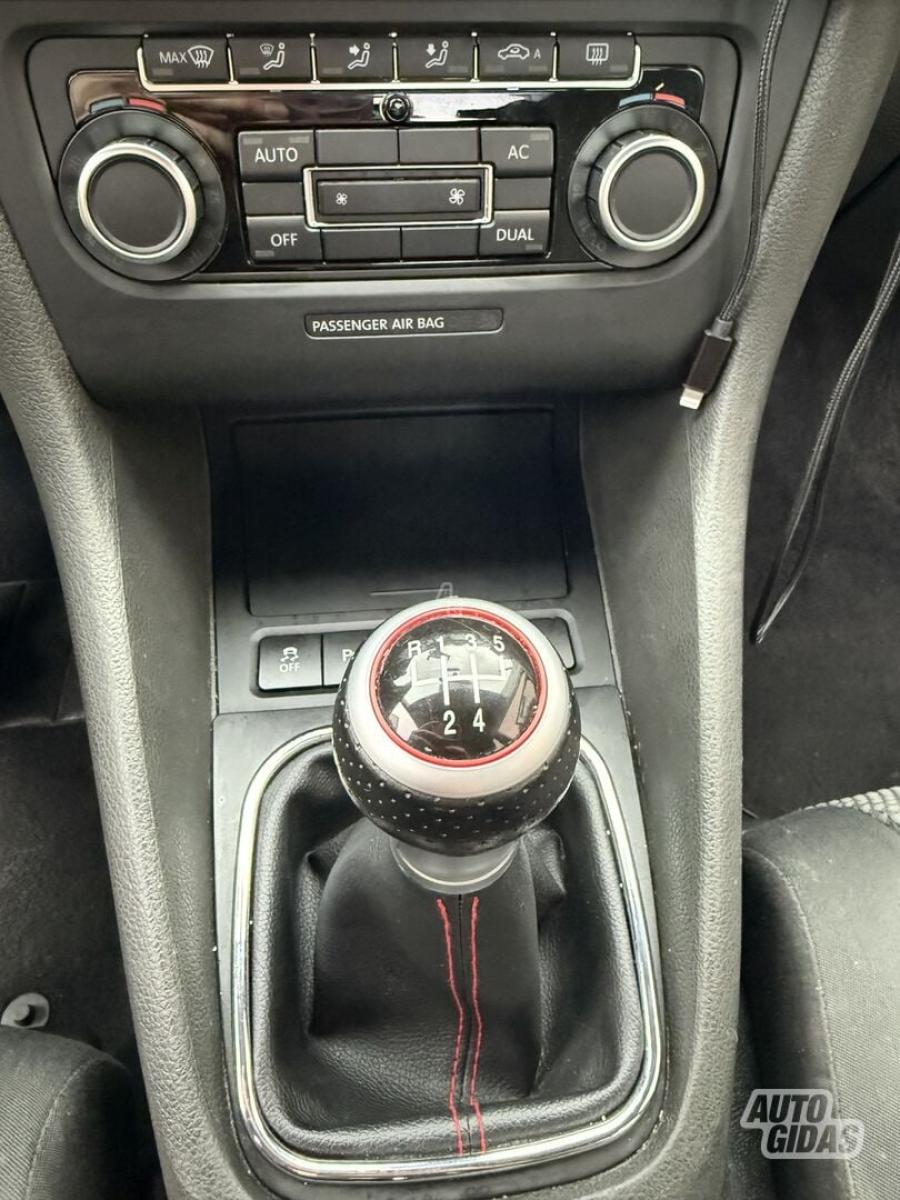 Melns Volkswagen Golf 2010 Viļņa, ar dzinēja tilpumu 1.60 L un nobraukumu 340 tūkst. km par 2500 €, foto 31 vietnē AUTOMOTO.COM.LV