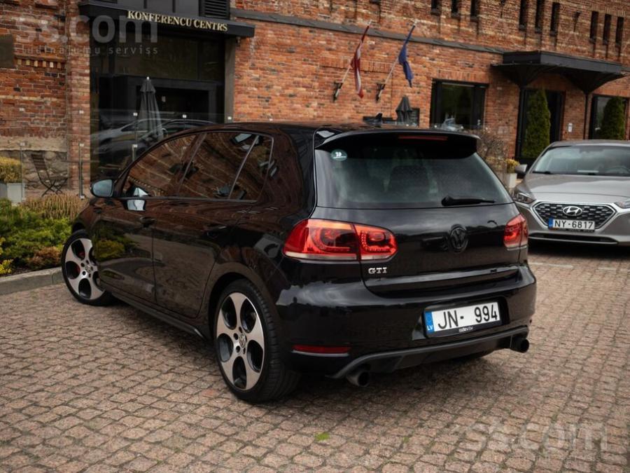 Melns Volkswagen Golf 2010 Liepāja, ar dzinēja tilpumu 2.00 L un nobraukumu 218 tūkst. km par 7950 €, foto 5 vietnē AUTOMOTO.COM.LV