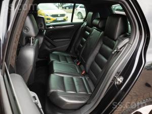 Melns Volkswagen Golf 2010 Liepāja, ar dzinēja tilpumu 2.00 L un nobraukumu 218 tūkst. km par 7950 €, foto 7 vietnē AUTOMOTO.COM.LV