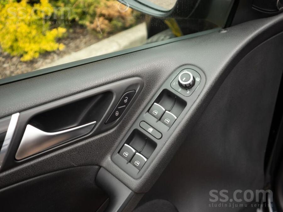 Melns Volkswagen Golf 2010 Liepāja, ar dzinēja tilpumu 2.00 L un nobraukumu 218 tūkst. km par 7950 €, foto 11 vietnē AUTOMOTO.COM.LV