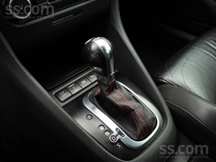 Melns Volkswagen Golf 2010 Liepāja, ar dzinēja tilpumu 2.00 L un nobraukumu 218 tūkst. km par 7950 €, foto 14 vietnē AUTOMOTO.COM.LV