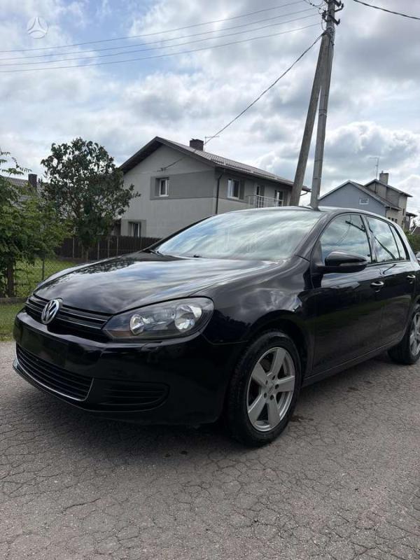 Melns Volkswagen Golf 2010 Kauņa, ar dzinēja tilpumu 1.20 L un nobraukumu 155 tūkst. km par 3750 €, foto 1 vietnē AUTOMOTO.COM.LV