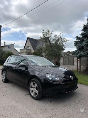 Melns Volkswagen Golf 2010 Kauņa, ar dzinēja tilpumu 1.20 L un nobraukumu 155 tūkst. km par 3750 €, foto 3 vietnē AUTOMOTO.COM.LV