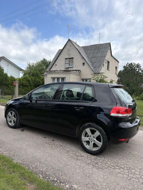 Melns Volkswagen Golf 2010 Kauņa, ar dzinēja tilpumu 1.20 L un nobraukumu 155 tūkst. km par 3750 €, foto 8 vietnē AUTOMOTO.COM.LV