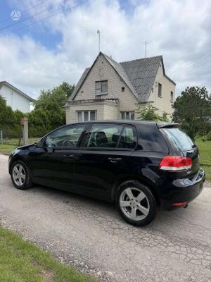 Melns Volkswagen Golf 2010 Kauņa, ar dzinēja tilpumu 1.20 L un nobraukumu 155 tūkst. km par 3750 €, foto 12 vietnē AUTOMOTO.COM.LV