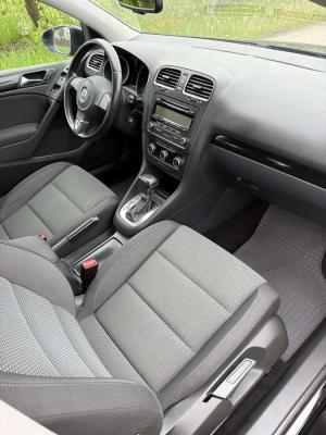 Melns Volkswagen Golf 2010 Kauņa, ar dzinēja tilpumu 1.20 L un nobraukumu 155 tūkst. km par 3750 €, foto 14 vietnē AUTOMOTO.COM.LV