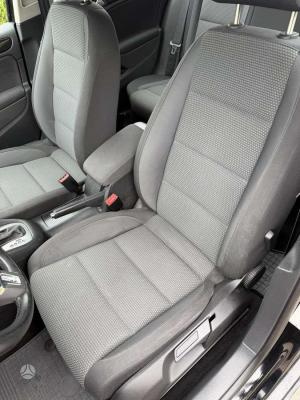 Melns Volkswagen Golf 2010 Kauņa, ar dzinēja tilpumu 1.20 L un nobraukumu 155 tūkst. km par 3750 €, foto 17 vietnē AUTOMOTO.COM.LV