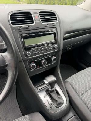 Melns Volkswagen Golf 2010 Kauņa, ar dzinēja tilpumu 1.20 L un nobraukumu 155 tūkst. km par 3750 €, foto 18 vietnē AUTOMOTO.COM.LV
