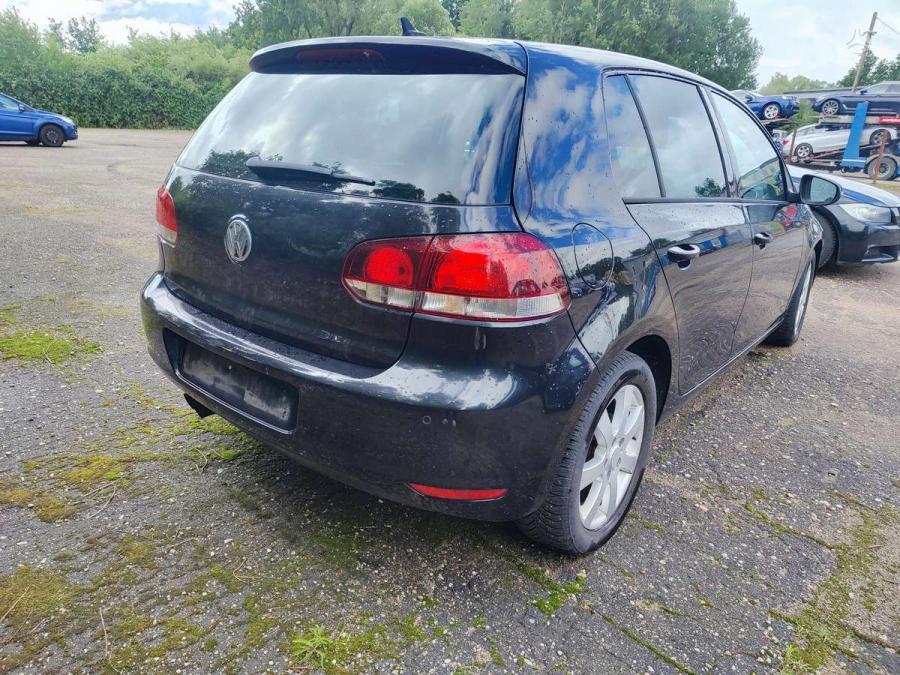 Melns Volkswagen Golf 2010 Vilkaviškis, ar dzinēja tilpumu 1.39 L un nobraukumu 270 tūkst. km par 2999 €, foto 11 vietnē AUTOMOTO.COM.LV