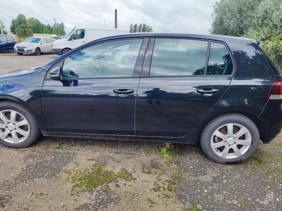 Melns Volkswagen Golf 2010 Vilkaviškis, ar dzinēja tilpumu 1.39 L un nobraukumu 270 tūkst. km par 2999 €, foto 13 vietnē AUTOMOTO.COM.LV