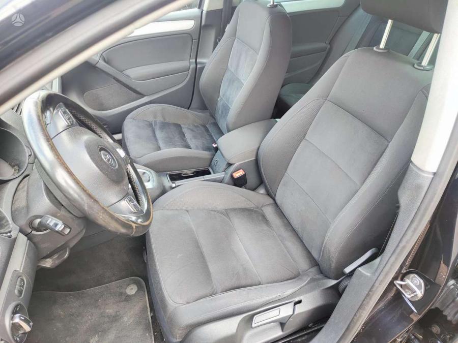 Melns Volkswagen Golf 2010 Vilkaviškis, ar dzinēja tilpumu 1.39 L un nobraukumu 270 tūkst. km par 2999 €, foto 16 vietnē AUTOMOTO.COM.LV