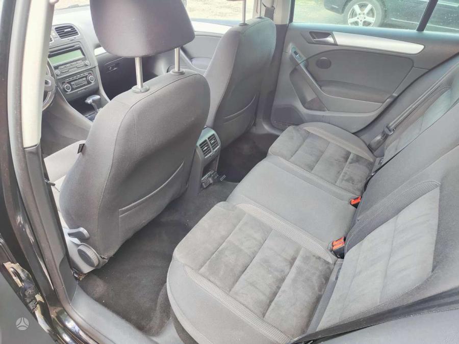 Melns Volkswagen Golf 2010 Vilkaviškis, ar dzinēja tilpumu 1.39 L un nobraukumu 270 tūkst. km par 2999 €, foto 20 vietnē AUTOMOTO.COM.LV