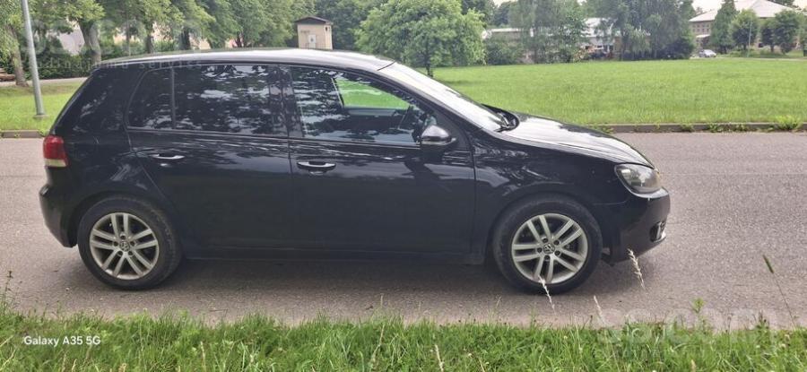 Melns Volkswagen Golf 2010 Cēsis, ar dzinēja tilpumu 1.60 L un nobraukumu 262 tūkst. km par 3200 €, foto 3 vietnē AUTOMOTO.COM.LV