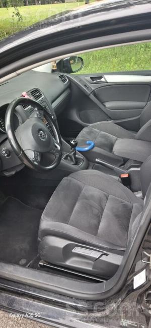 Melns Volkswagen Golf 2010 Cēsis, ar dzinēja tilpumu 1.60 L un nobraukumu 262 tūkst. km par 3200 €, foto 8 vietnē AUTOMOTO.COM.LV