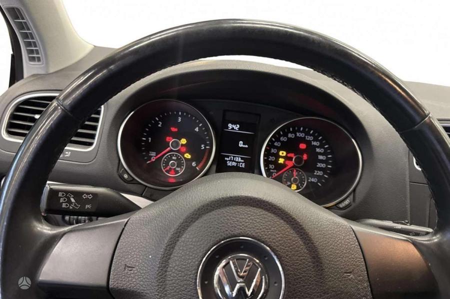 Black Volkswagen Golf 2010 in Kaunas, with an engine capacity of 1.60 L and mileage of 167 thousand km for 3100 €, photo 8 on AUTOMOTO.COM.LV