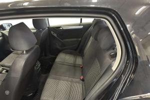 Black Volkswagen Golf 2010 in Kaunas, with an engine capacity of 1.60 L and mileage of 167 thousand km for 3100 €, photo 11 on AUTOMOTO.COM.LV