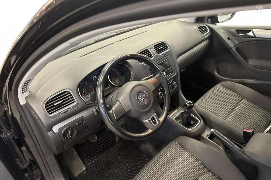 Black Volkswagen Golf 2010 in Kaunas, with an engine capacity of 1.60 L and mileage of 167 thousand km for 3100 €, photo 12 on AUTOMOTO.COM.LV