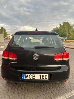 Black Volkswagen Golf 2010 in Vilnius, with an engine capacity of 1.60 L and mileage of 341 thousand km for 2500 €, photo 6 on AUTOMOTO.COM.LV