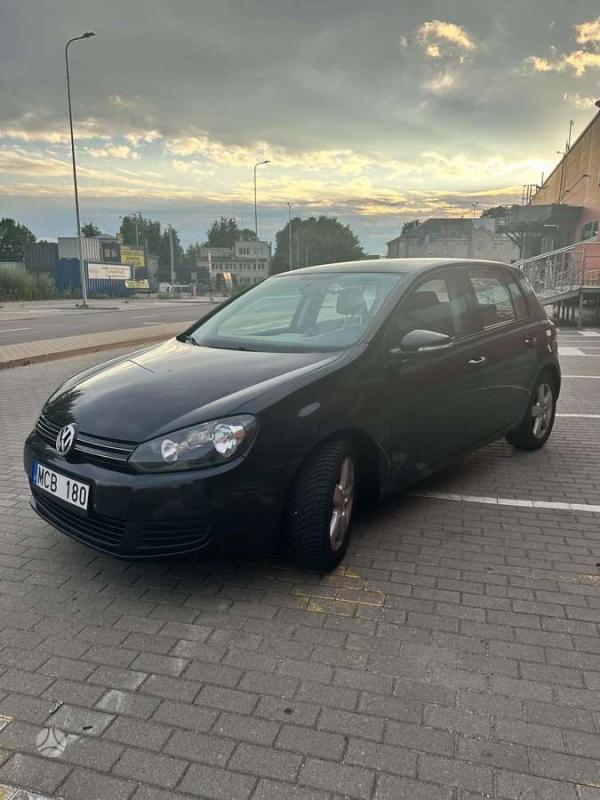 Black Volkswagen Golf 2010 in Vilnius, with an engine capacity of 1.60 L and mileage of 341 thousand km for 2500 €, photo 7 on AUTOMOTO.COM.LV