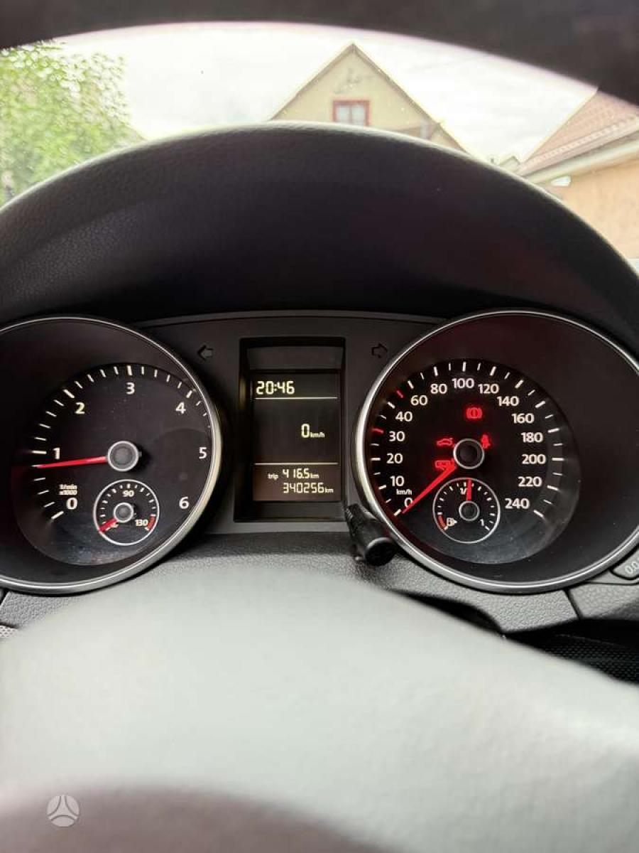 Black Volkswagen Golf 2010 in Vilnius, with an engine capacity of 1.60 L and mileage of 341 thousand km for 2500 €, photo 11 on AUTOMOTO.COM.LV