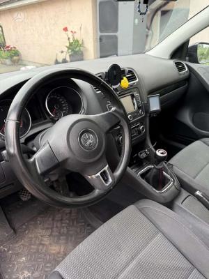 Black Volkswagen Golf 2010 in Vilnius, with an engine capacity of 1.60 L and mileage of 341 thousand km for 2500 €, photo 19 on AUTOMOTO.COM.LV
