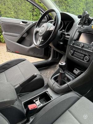Black Volkswagen Golf 2010 in Vilnius, with an engine capacity of 1.60 L and mileage of 341 thousand km for 2500 €, photo 20 on AUTOMOTO.COM.LV