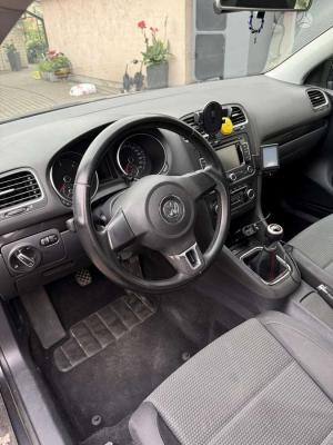 Black Volkswagen Golf 2010 in Vilnius, with an engine capacity of 1.60 L and mileage of 341 thousand km for 2500 €, photo 25 on AUTOMOTO.COM.LV