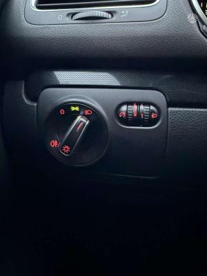 Black Volkswagen Golf 2010 in Vilnius, with an engine capacity of 1.60 L and mileage of 341 thousand km for 2500 €, photo 48 on AUTOMOTO.COM.LV