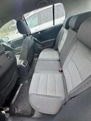 Black Volkswagen Golf 2010 in Vilnius, with an engine capacity of 1.60 L and mileage of 341 thousand km for 2500 €, photo 50 on AUTOMOTO.COM.LV