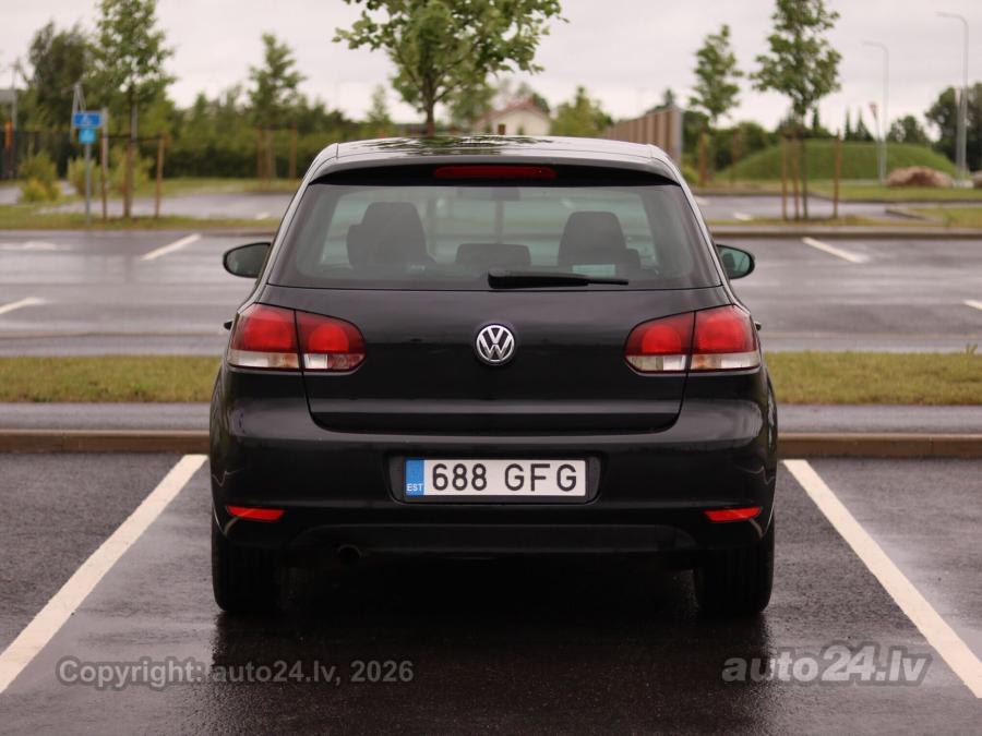 Melns Volkswagen Golf 2010 Tallina, ar dzinēja tilpumu 1.60 L un nobraukumu 360 tūkst. km par 4800 €, foto 7 vietnē AUTOMOTO.COM.LV