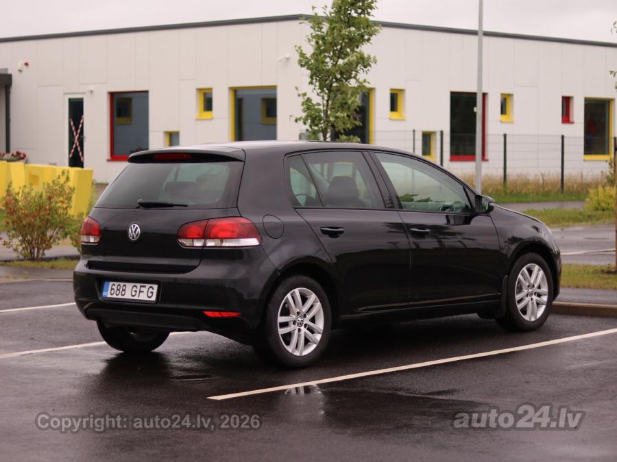Melns Volkswagen Golf 2010 Tallina, ar dzinēja tilpumu 1.60 L un nobraukumu 360 tūkst. km par 4800 €, foto 9 vietnē AUTOMOTO.COM.LV