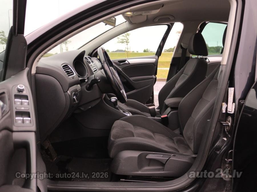 Melns Volkswagen Golf 2010 Tallina, ar dzinēja tilpumu 1.60 L un nobraukumu 360 tūkst. km par 4800 €, foto 13 vietnē AUTOMOTO.COM.LV