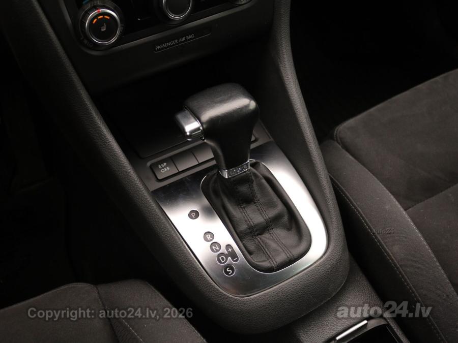 Black Volkswagen Golf 2010 in Tallinn, with an engine capacity of 1.60 L and mileage of 360 thousand km for 4800 €, photo 20 on AUTOMOTO.COM.LV