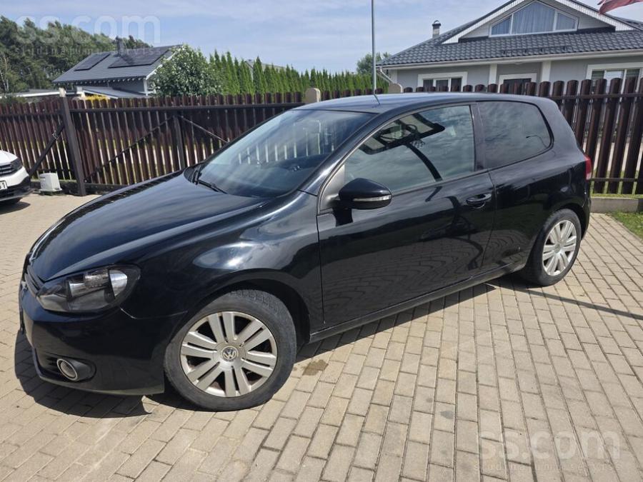 Black Volkswagen Golf 2010 in Riga, with an engine capacity of 2.00 L and mileage of 280 thousand km for 3650 €, photo 4 on AUTOMOTO.COM.LV