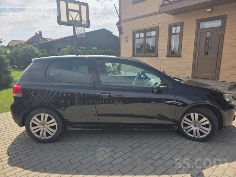 Black Volkswagen Golf 2010 in Riga, with an engine capacity of 2.00 L and mileage of 280 thousand km for 3650 €, photo 5 on AUTOMOTO.COM.LV