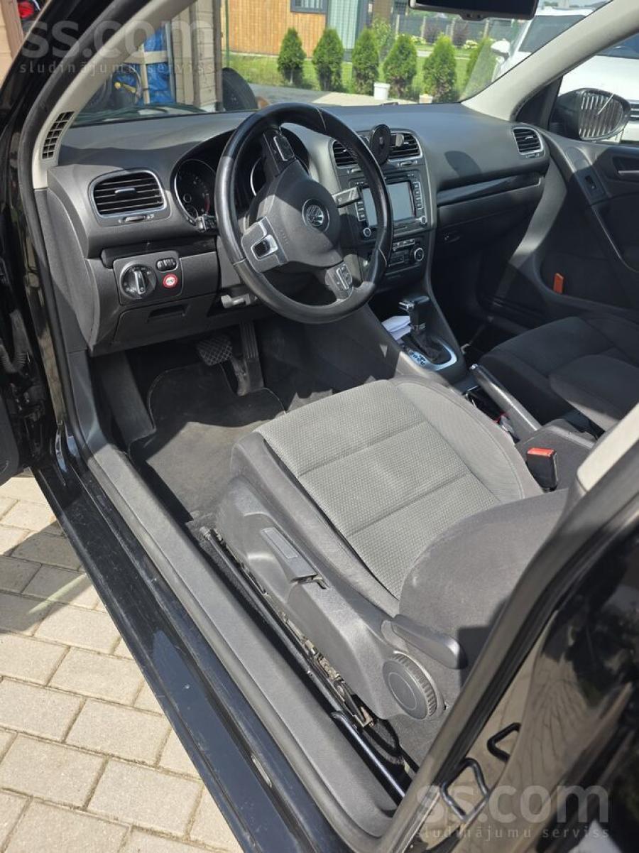 Black Volkswagen Golf 2010 in Riga, with an engine capacity of 2.00 L and mileage of 280 thousand km for 3650 €, photo 6 on AUTOMOTO.COM.LV