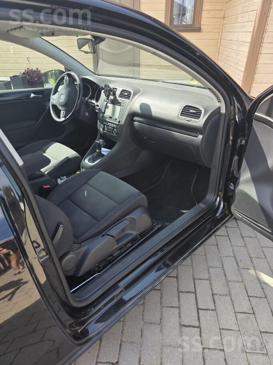 Black Volkswagen Golf 2010 in Riga, with an engine capacity of 2.00 L and mileage of 280 thousand km for 3650 €, photo 7 on AUTOMOTO.COM.LV