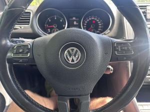 Black Volkswagen Golf 2010 in Kaunas, with an engine capacity of 1.60 L and mileage of 384 thousand km for 3200 €, photo 8 on AUTOMOTO.COM.LV
