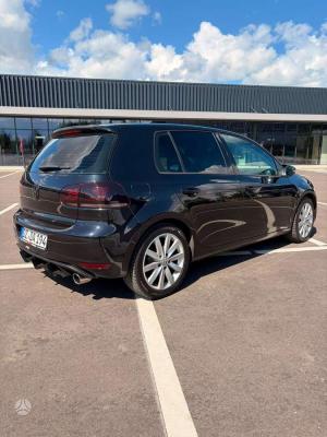 Black Volkswagen Golf 2010 in Kaunas, with an engine capacity of 1.39 L and mileage of 254 thousand km for 5700 €, photo 3 on AUTOMOTO.COM.LV