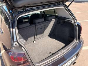Black Volkswagen Golf 2010 in Kaunas, with an engine capacity of 1.39 L and mileage of 254 thousand km for 5700 €, photo 5 on AUTOMOTO.COM.LV
