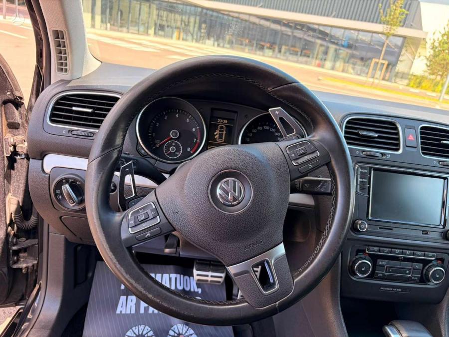 Black Volkswagen Golf 2010 in Kaunas, with an engine capacity of 1.39 L and mileage of 254 thousand km for 5700 €, photo 7 on AUTOMOTO.COM.LV