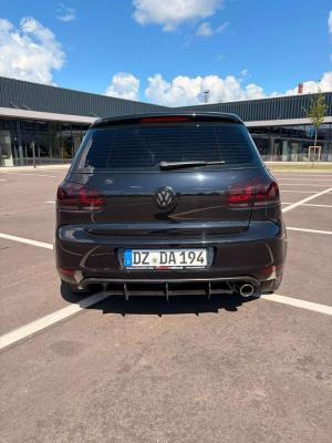 Black Volkswagen Golf 2010 in Kaunas, with an engine capacity of 1.39 L and mileage of 254 thousand km for 5700 €, photo 10 on AUTOMOTO.COM.LV