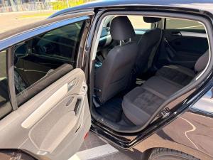 Black Volkswagen Golf 2010 in Kaunas, with an engine capacity of 1.39 L and mileage of 254 thousand km for 5700 €, photo 16 on AUTOMOTO.COM.LV