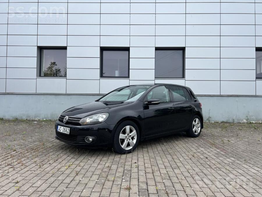 Melns Volkswagen Golf 2010 Tukums, ar dzinēja tilpumu 1.60 L un nobraukumu 288 tūkst. km par 2600 €, foto 1 vietnē AUTOMOTO.COM.LV