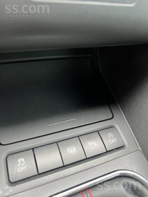 Melns Volkswagen Golf 2010 Tukums, ar dzinēja tilpumu 1.60 L un nobraukumu 288 tūkst. km par 2600 €, foto 6 vietnē AUTOMOTO.COM.LV